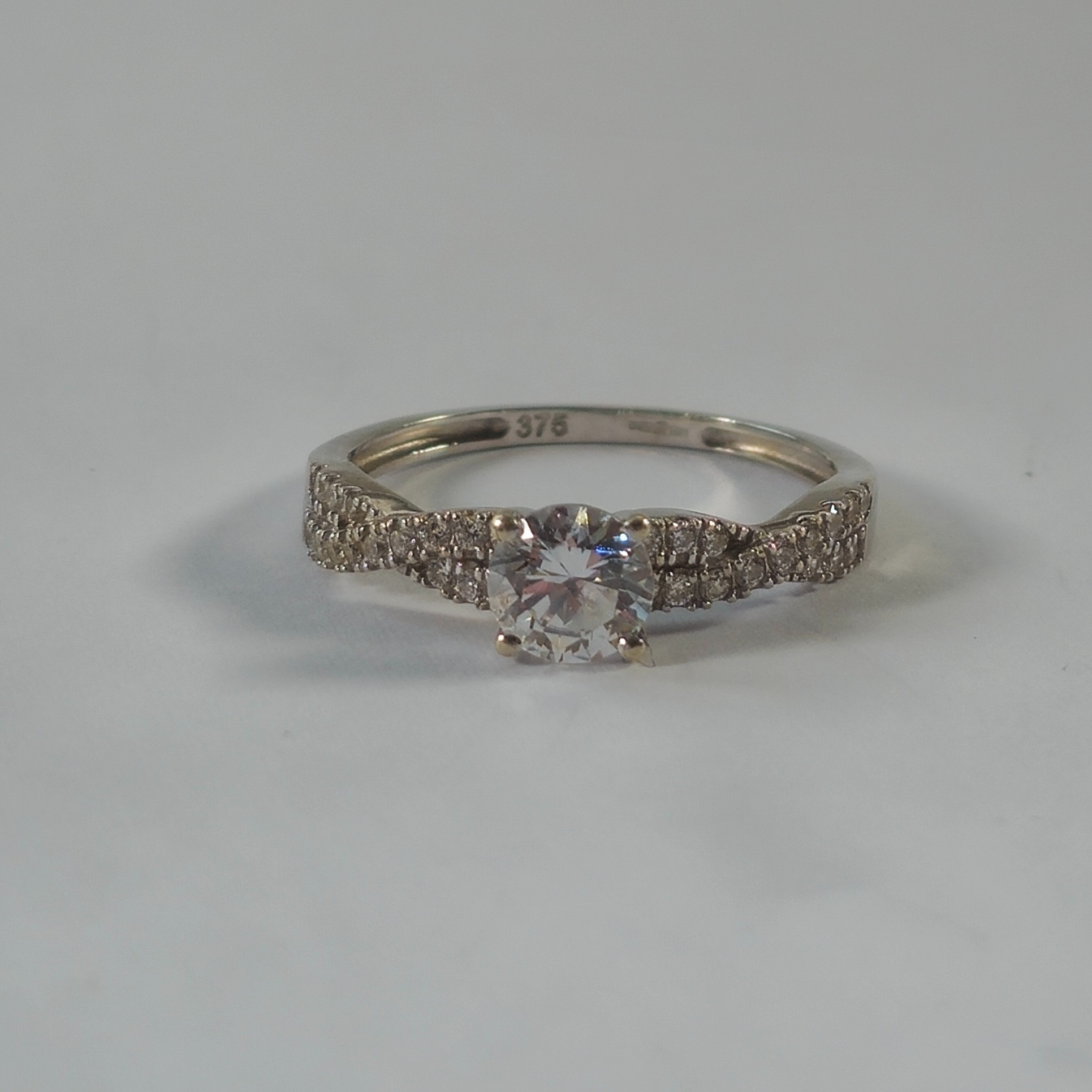 Pre-owned 9ct Gold *CZ* infinity Shoulders Engagement Style Ring Size ...
